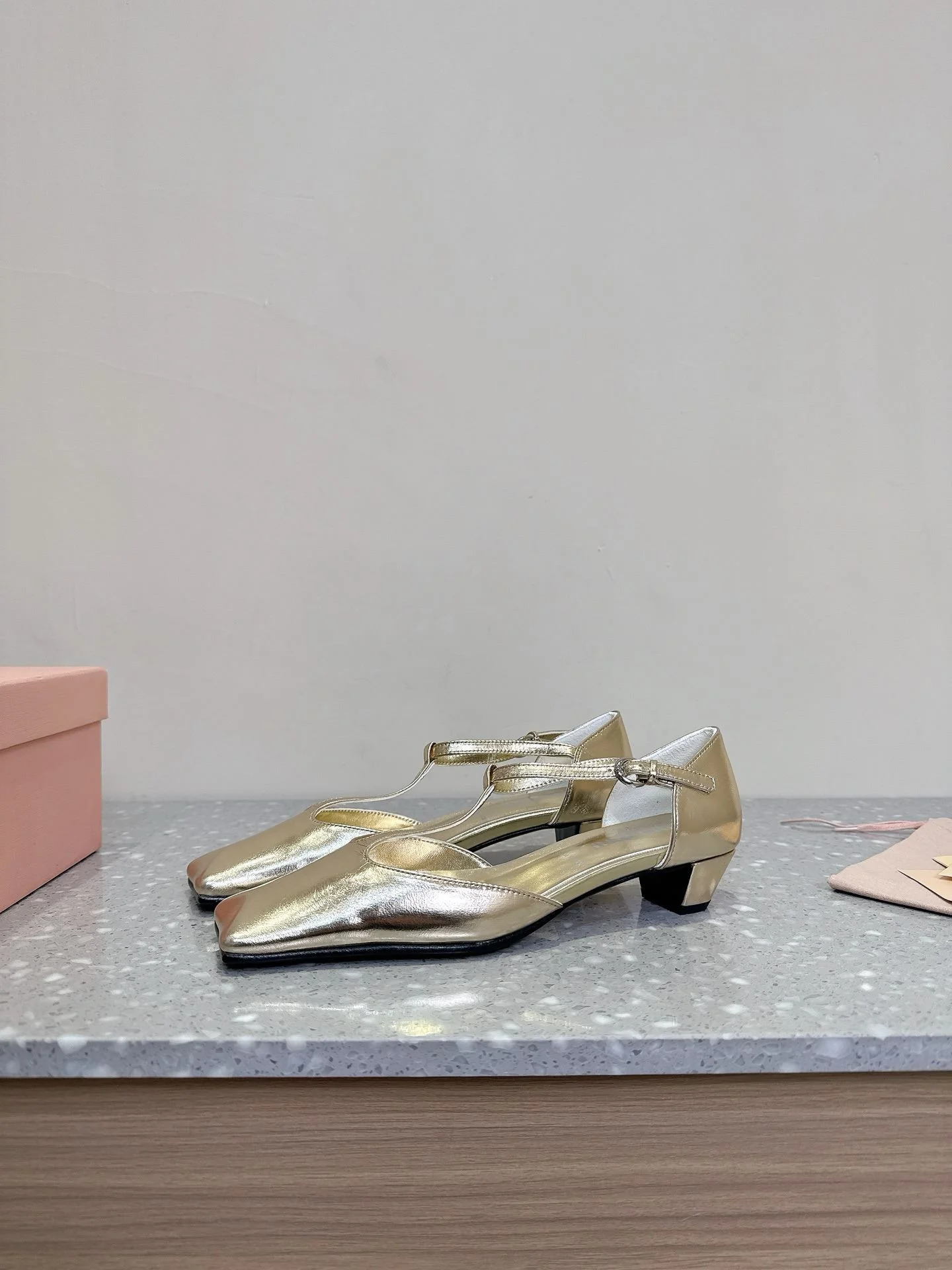 Top match Miu Miu Sandals