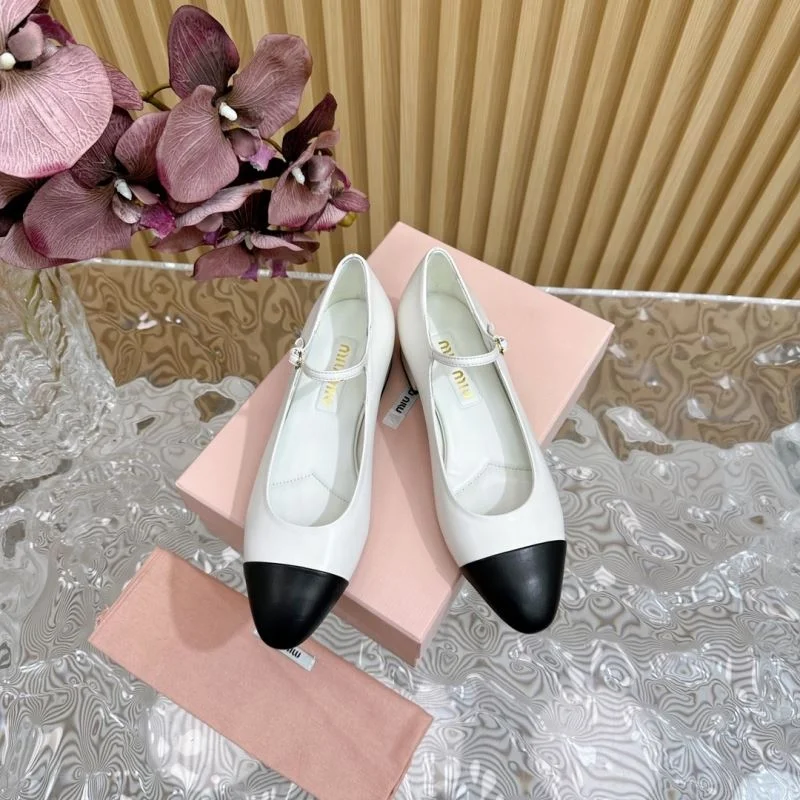 Accurate model Miu Miu Sandals