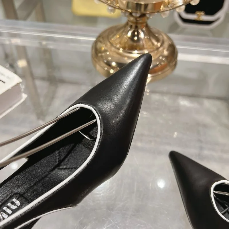 Top match Miu Miu Sandals