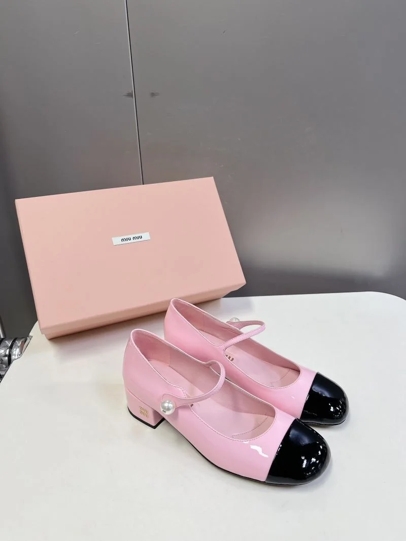 Top mirror Miu Miu Shoes