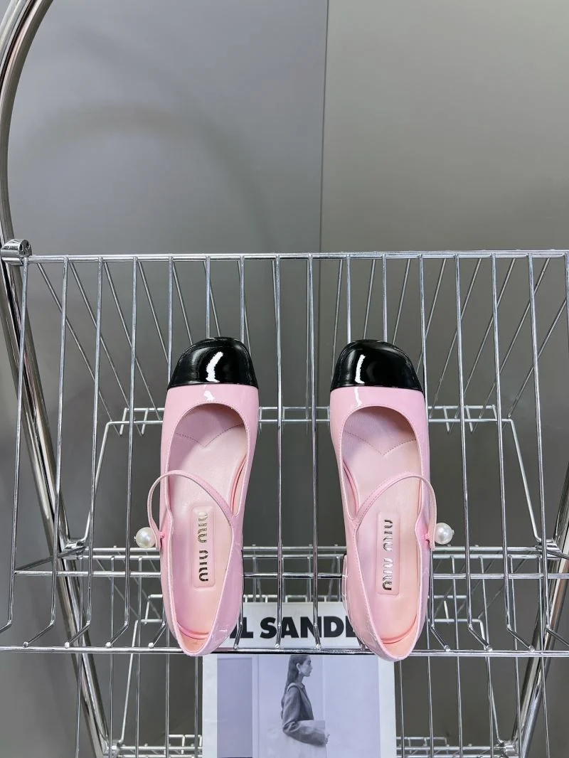 Top mirror Miu Miu Shoes