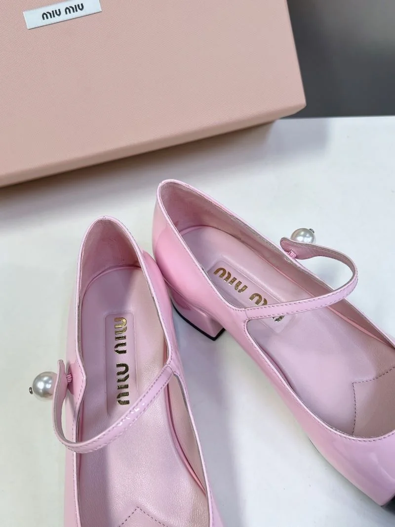 Top mirror Miu Miu Shoes