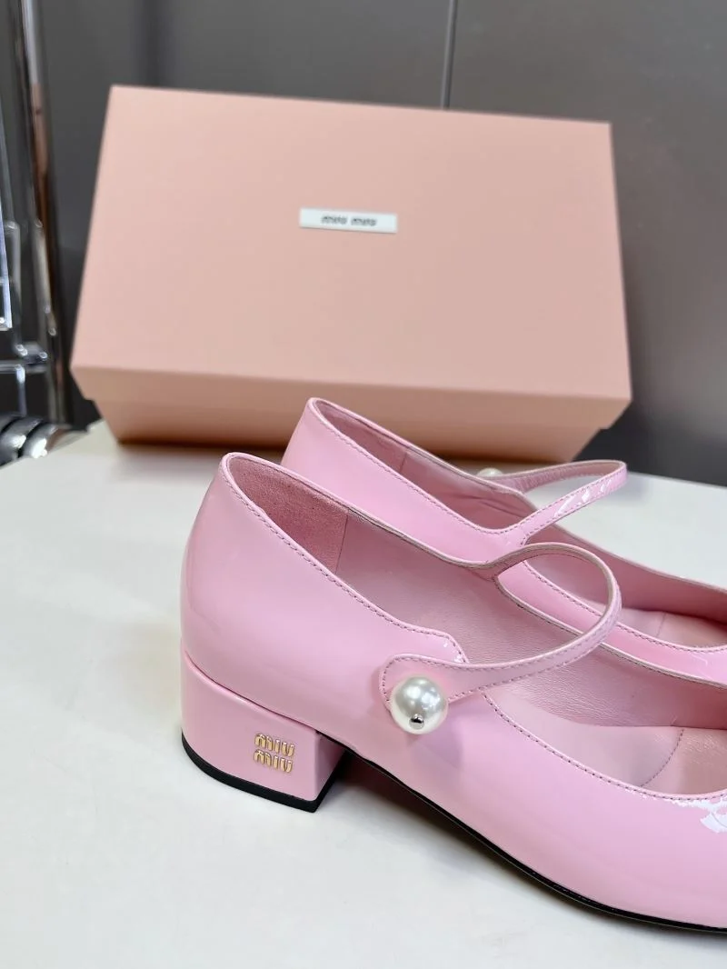 Top mirror Miu Miu Shoes