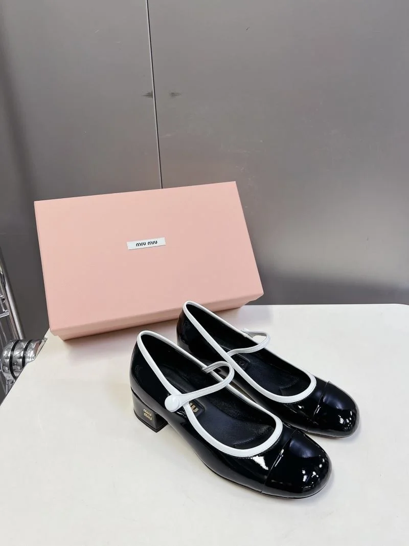 Top mirror Miu Miu Shoes