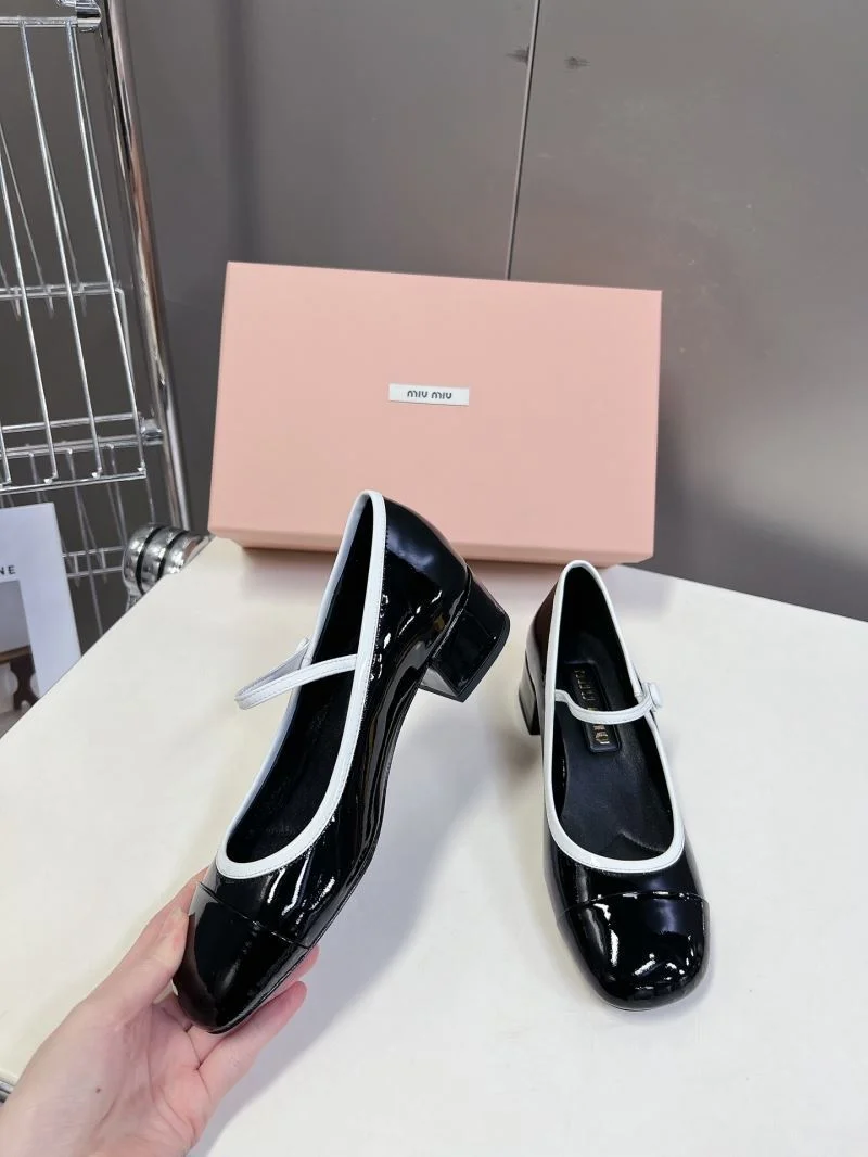 Top mirror Miu Miu Shoes
