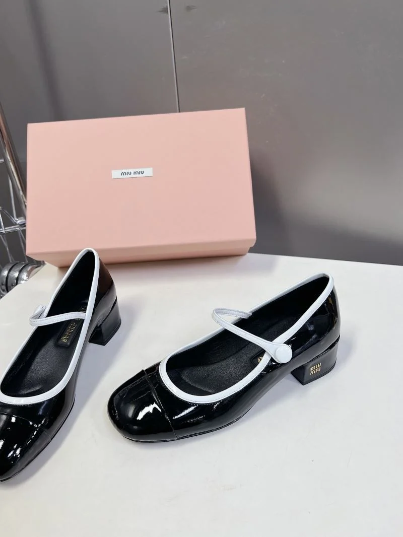 Top mirror Miu Miu Shoes