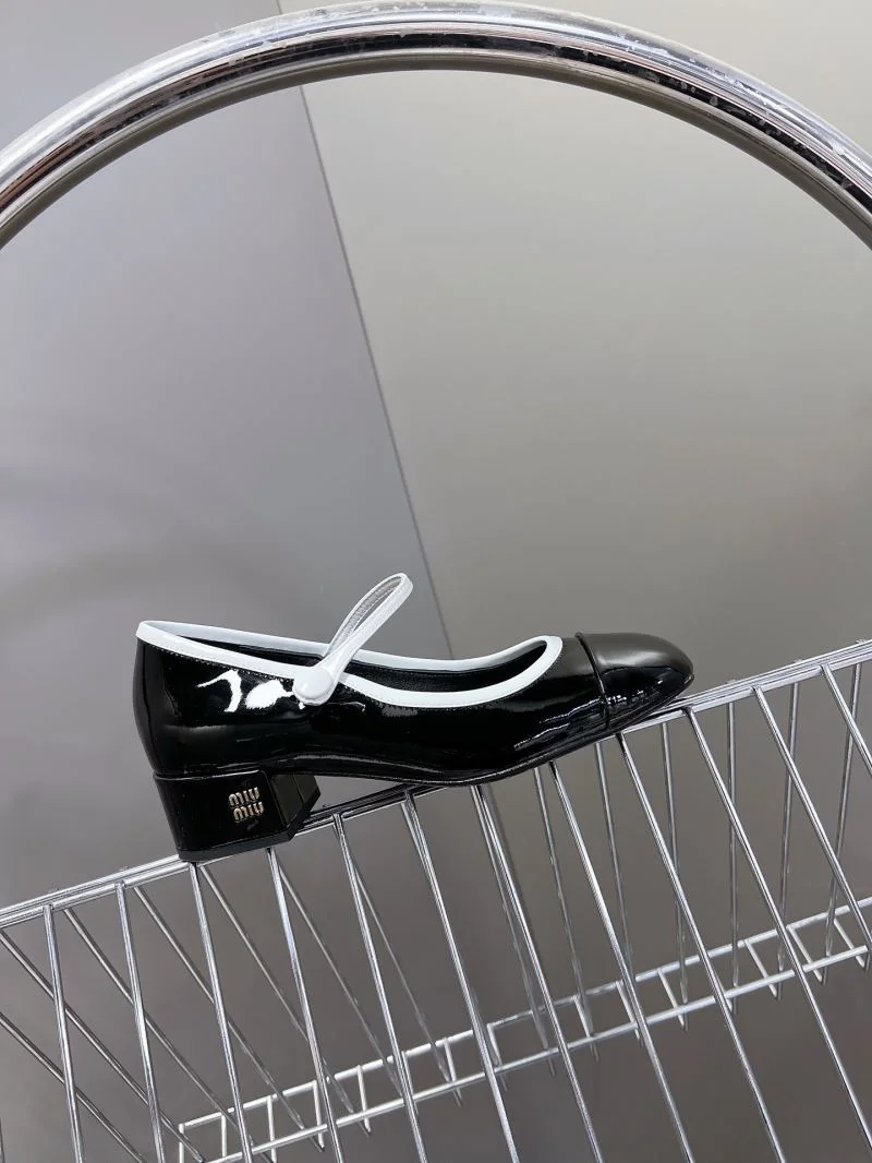 Top mirror Miu Miu Shoes