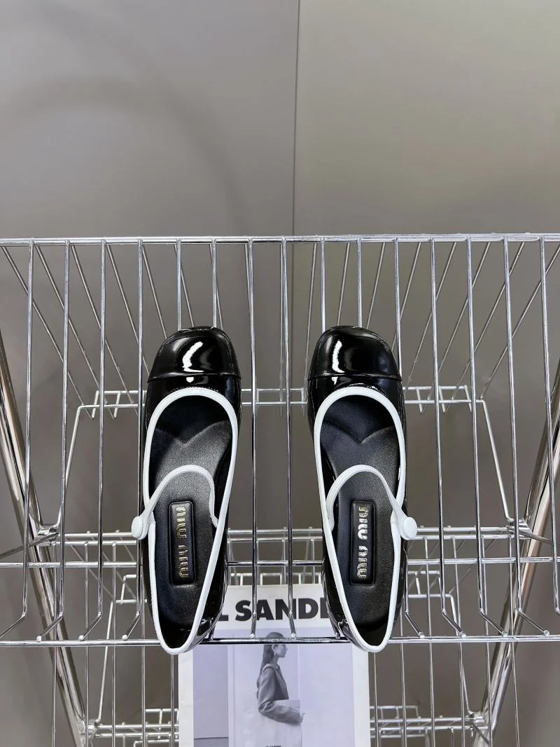 Top mirror Miu Miu Shoes