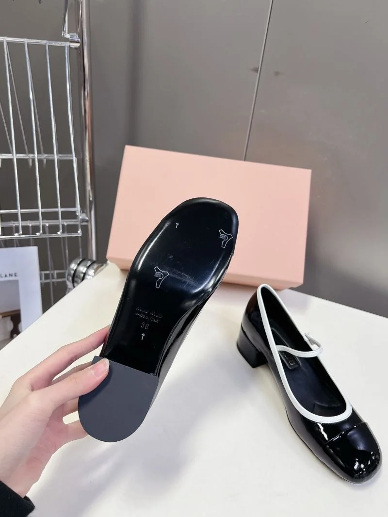 Top mirror Miu Miu Shoes