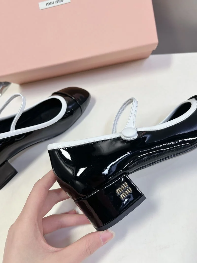 Top mirror Miu Miu Shoes