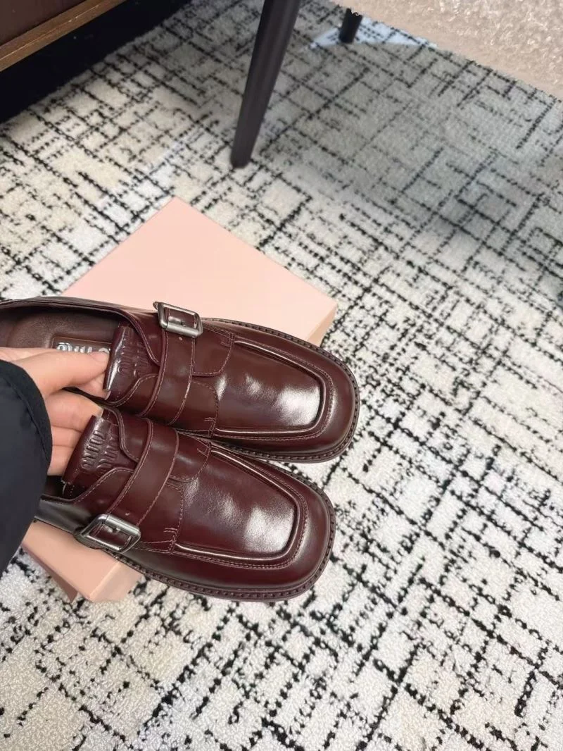 Top mirror Miu Miu Shoes