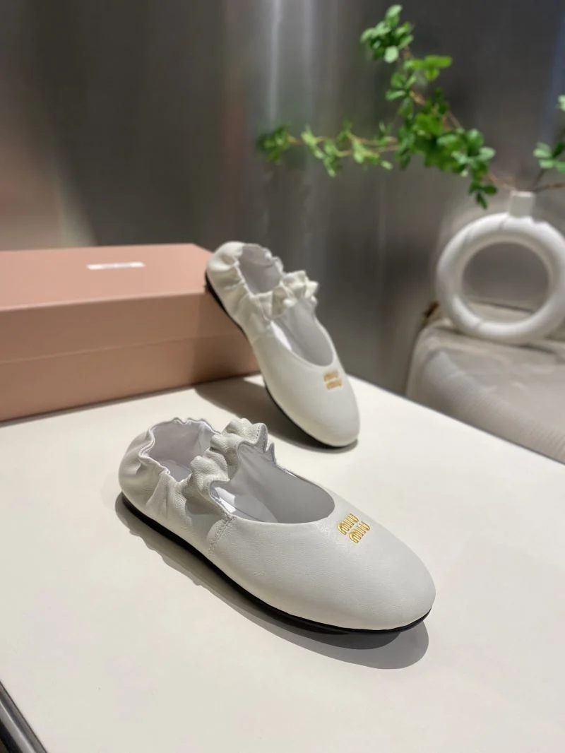 Top mirror Miu Miu Shoes