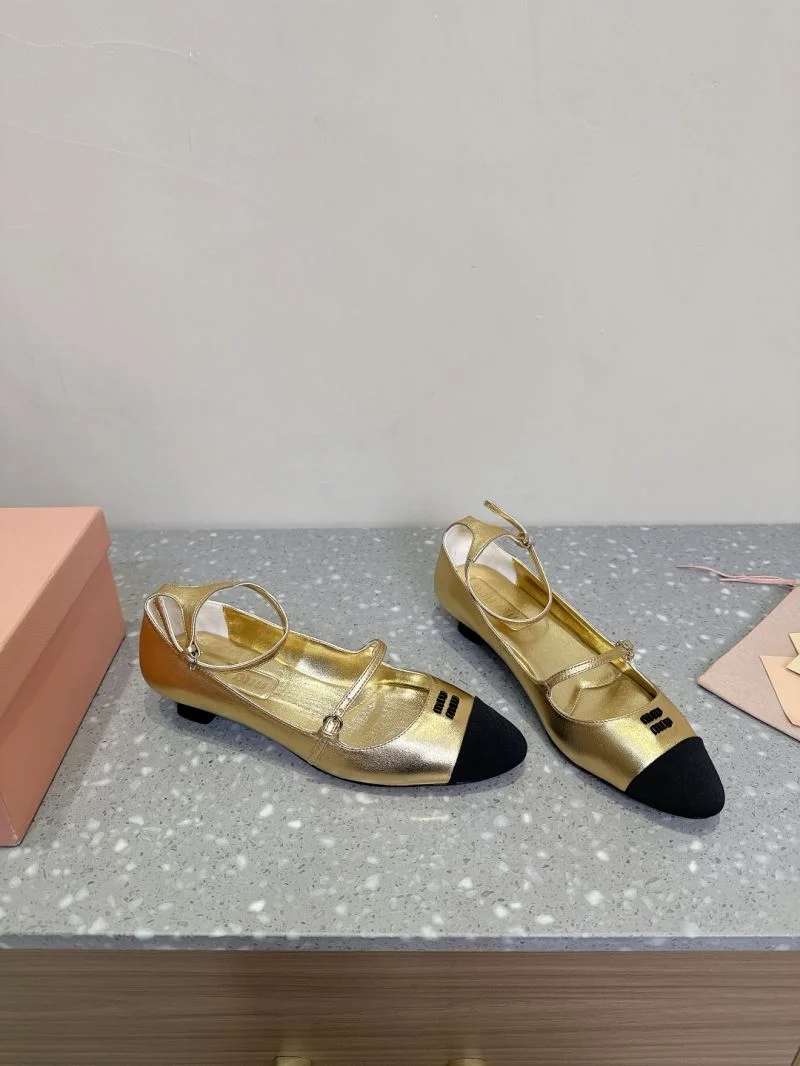 Top mirror Miu Miu Shoes