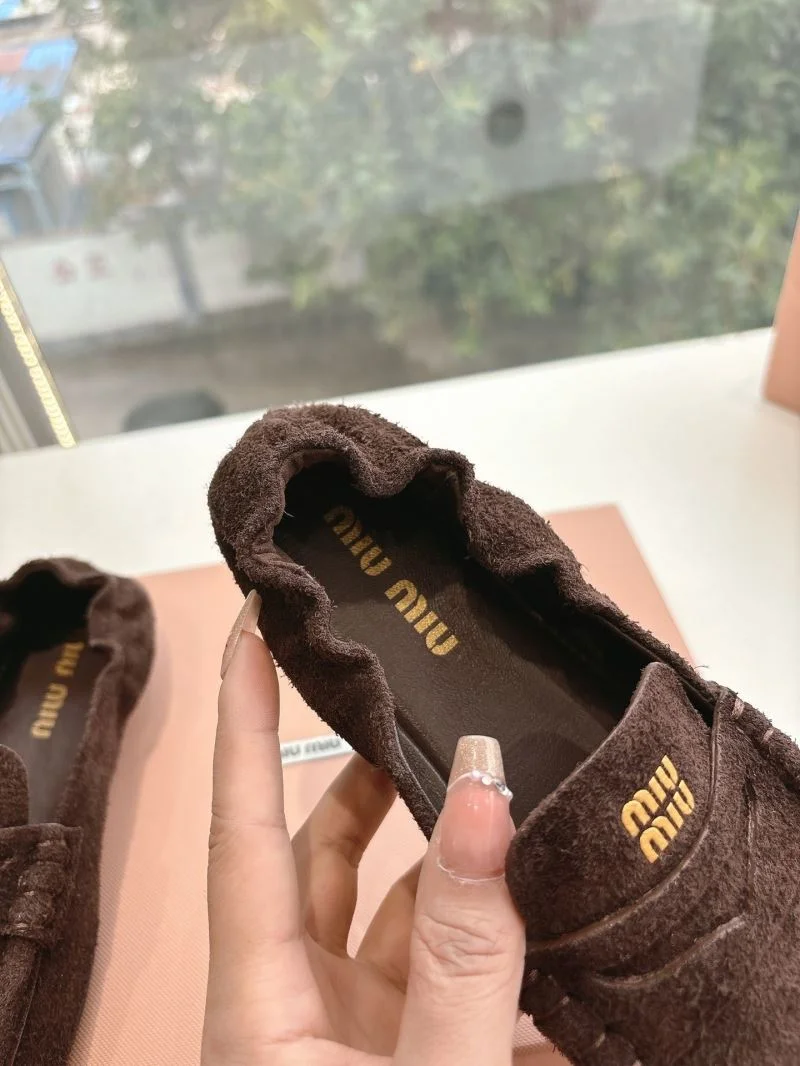 Top mirror Miu Miu Shoes