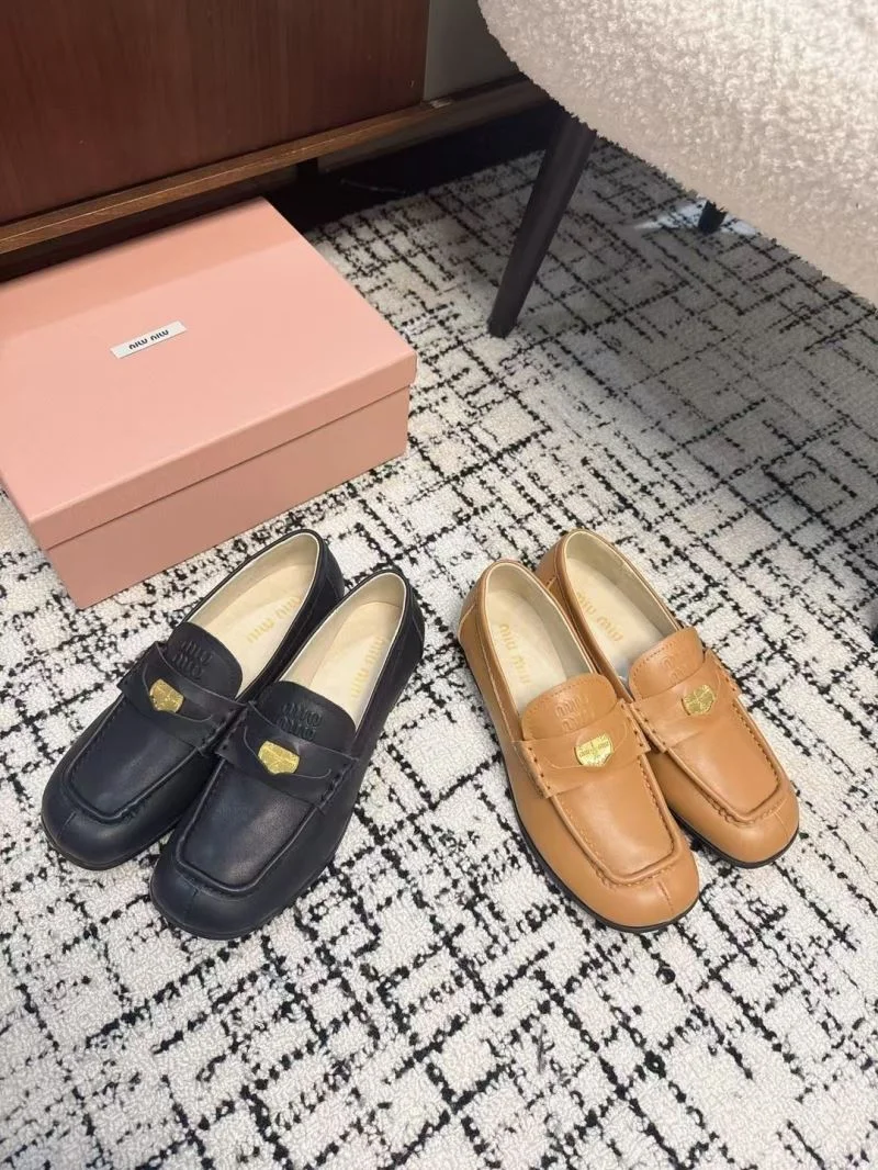 Top mirror Miu Miu Shoes