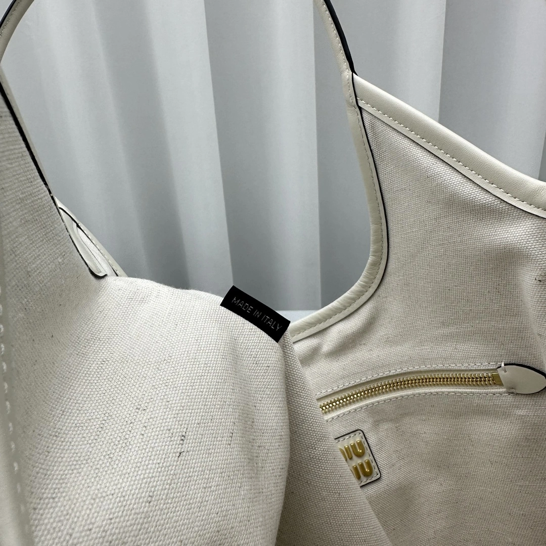 High fidelity Miu Miu Shopping Bags