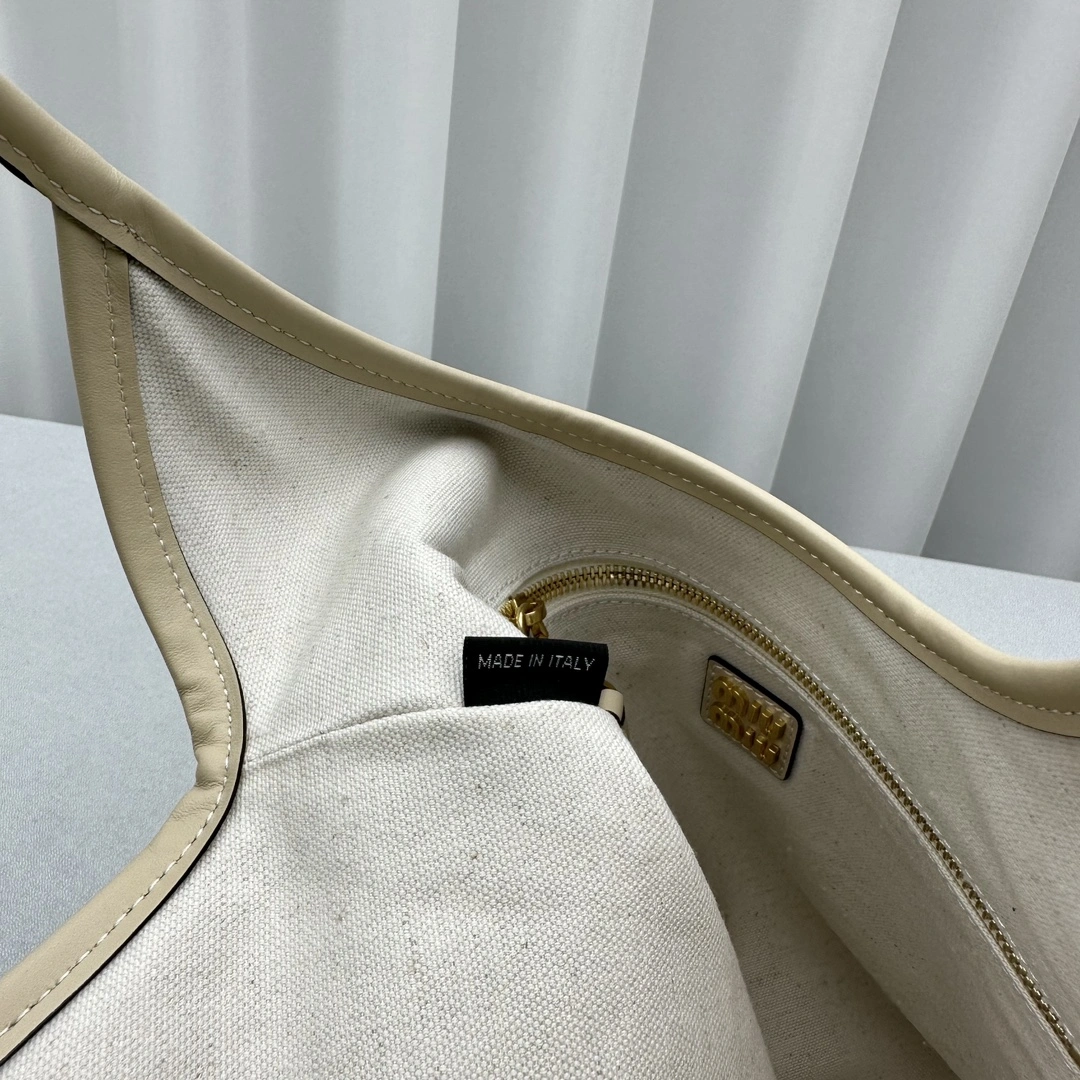 High fidelity Miu Miu Shopping Bags