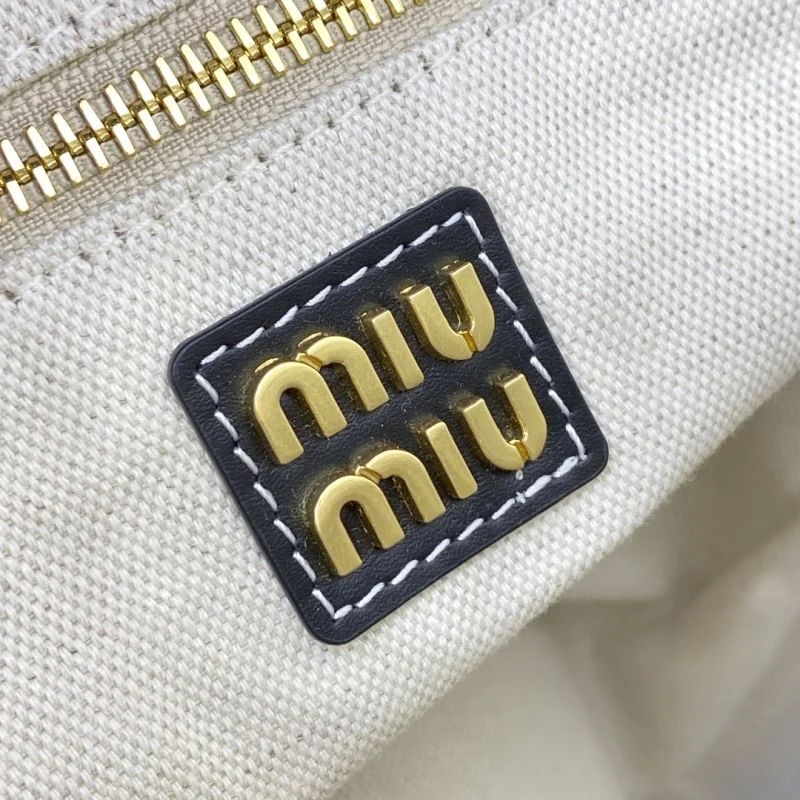 Accurate model Miu Miu Shopping Bags