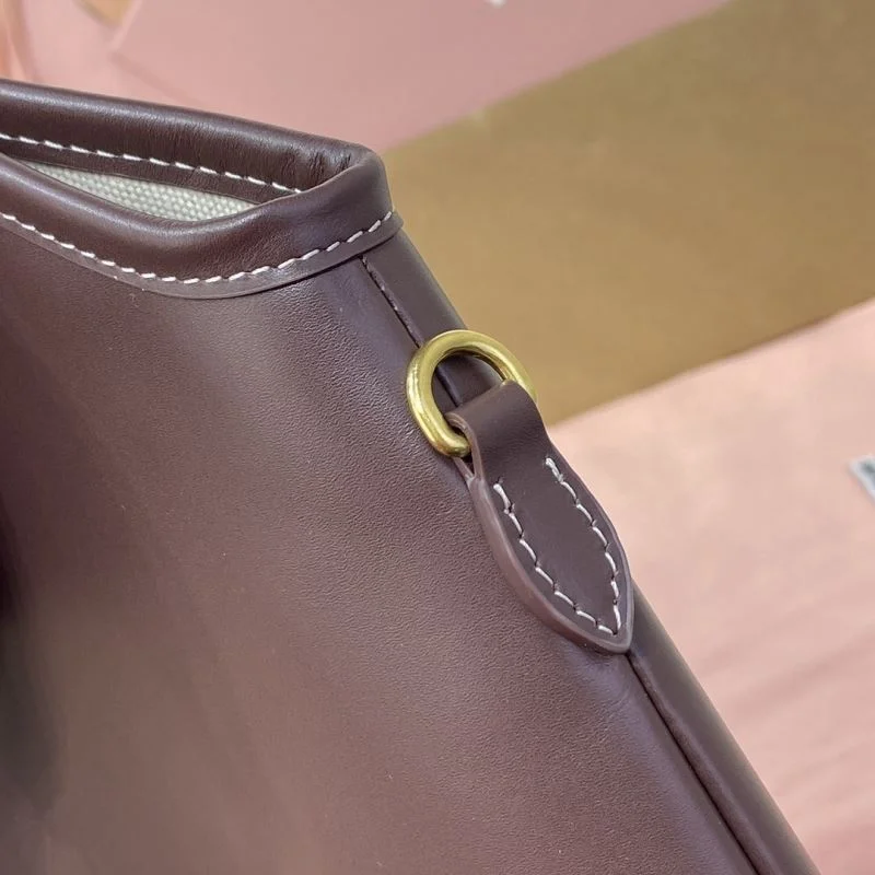 Accurate model Miu Miu Shopping Bags