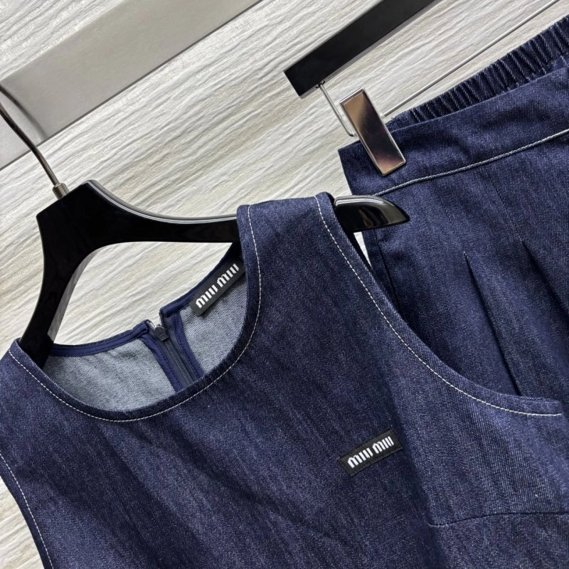 Low-cost Miu Miu Short Suits