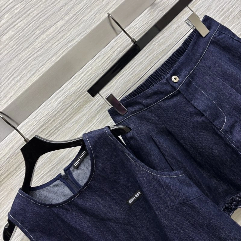 Low-cost Miu Miu Short Suits