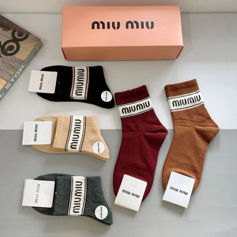 Top mirror Miu Miu Socks