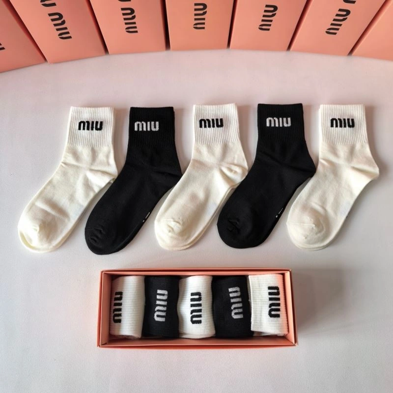 Top mirror Miu Miu Socks