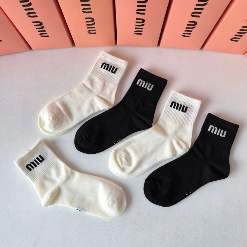 Top mirror Miu Miu Socks