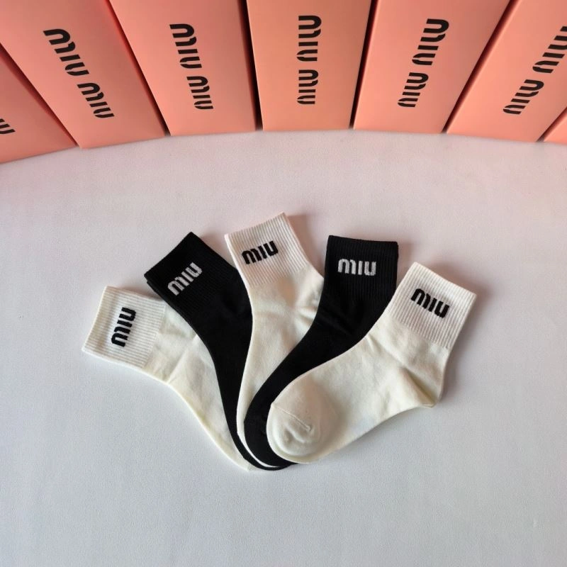 Top mirror Miu Miu Socks