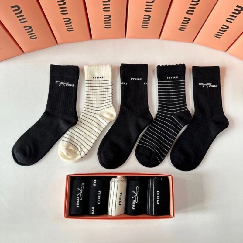 Top mirror Miu Miu Socks