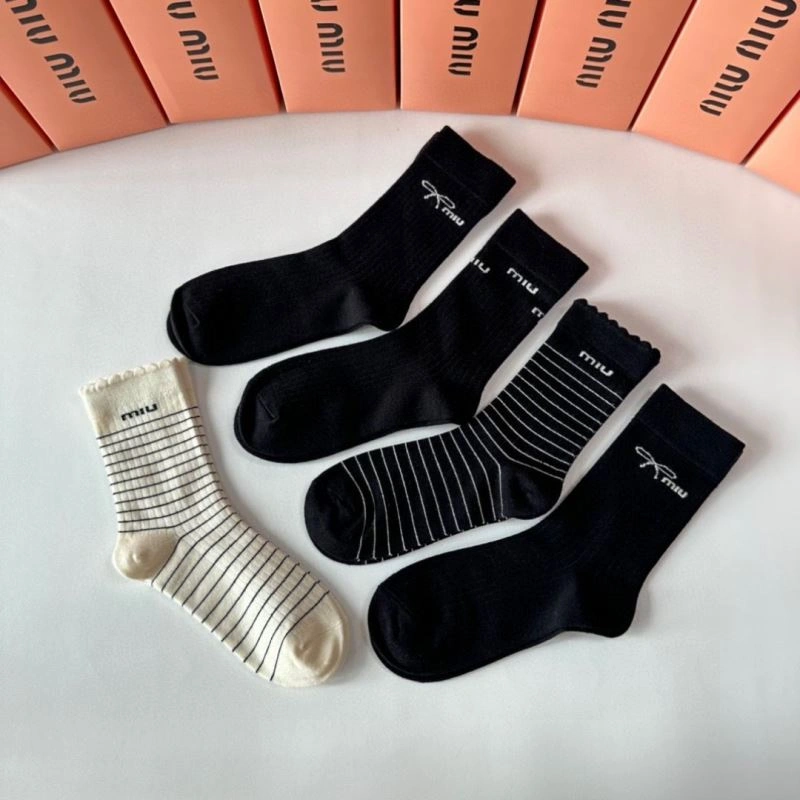 Top mirror Miu Miu Socks
