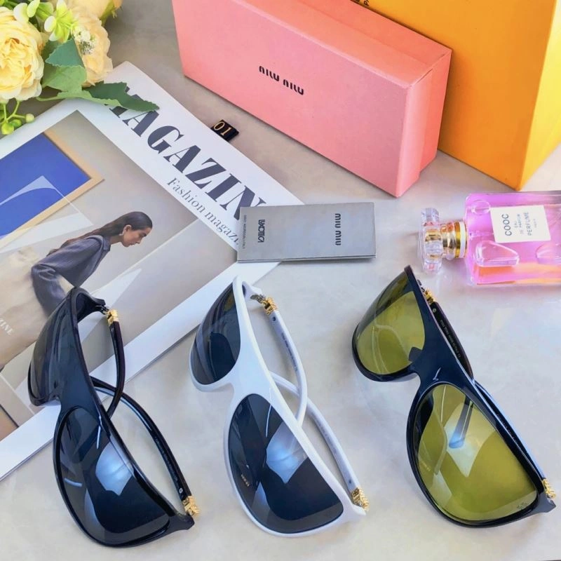 Top mirror Miu Miu Sunglasses