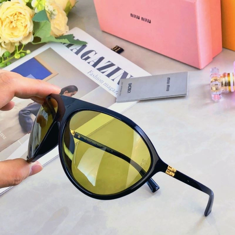 Top mirror Miu Miu Sunglasses