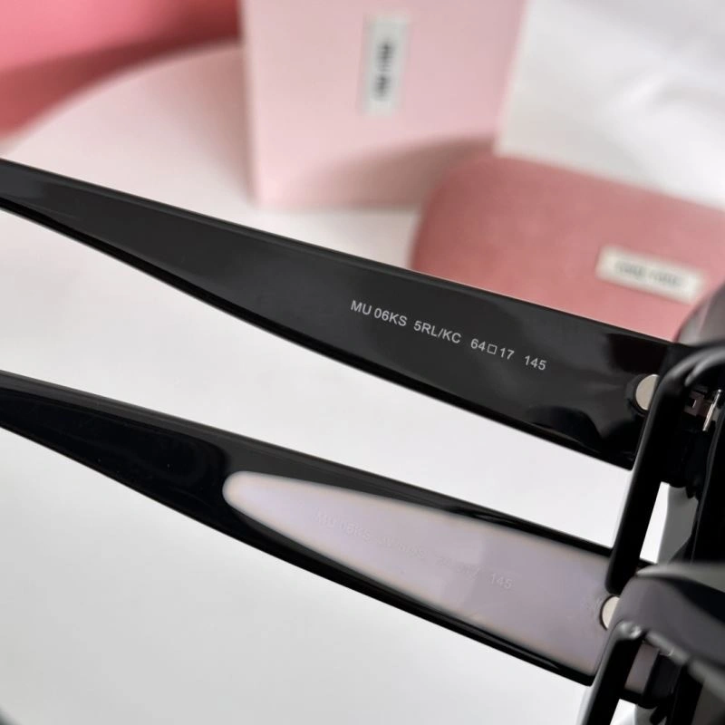 Top mirror Miu Miu Sunglasses