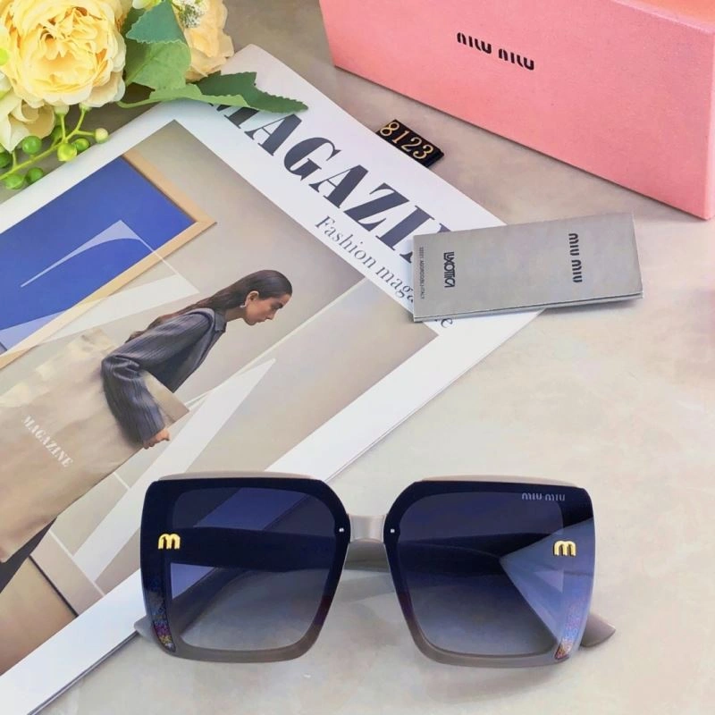 Accurate model Miu Miu Sunglasses