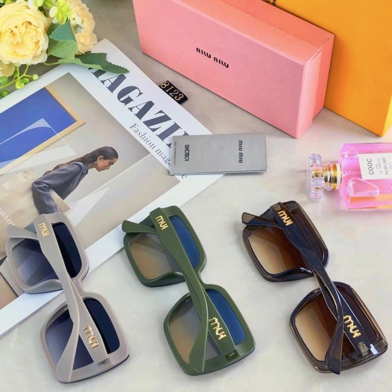 Accurate model Miu Miu Sunglasses