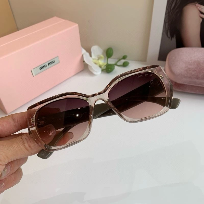 Accurate model Miu Miu Sunglasses