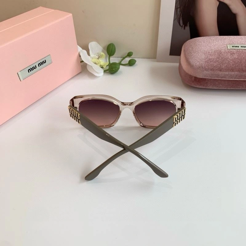 Accurate model Miu Miu Sunglasses
