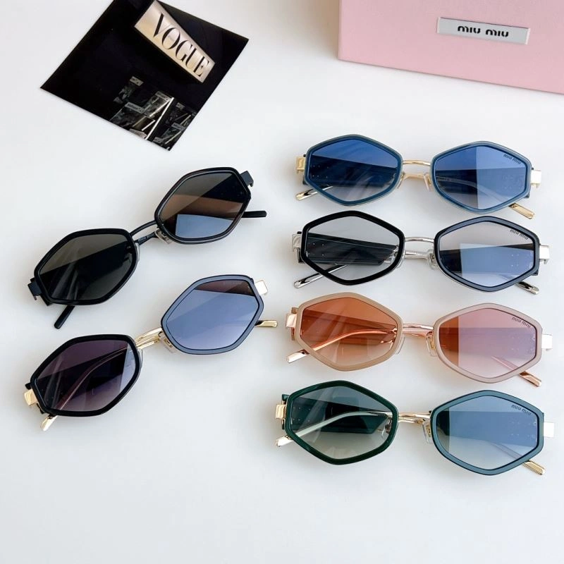 Accurate model Miu Miu Sunglasses