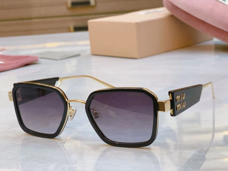 Accurate model Miu Miu Sunglasses