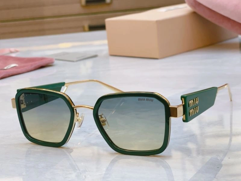 Accurate model Miu Miu Sunglasses