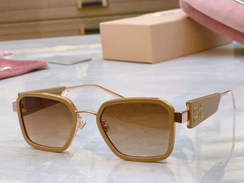 Accurate model Miu Miu Sunglasses