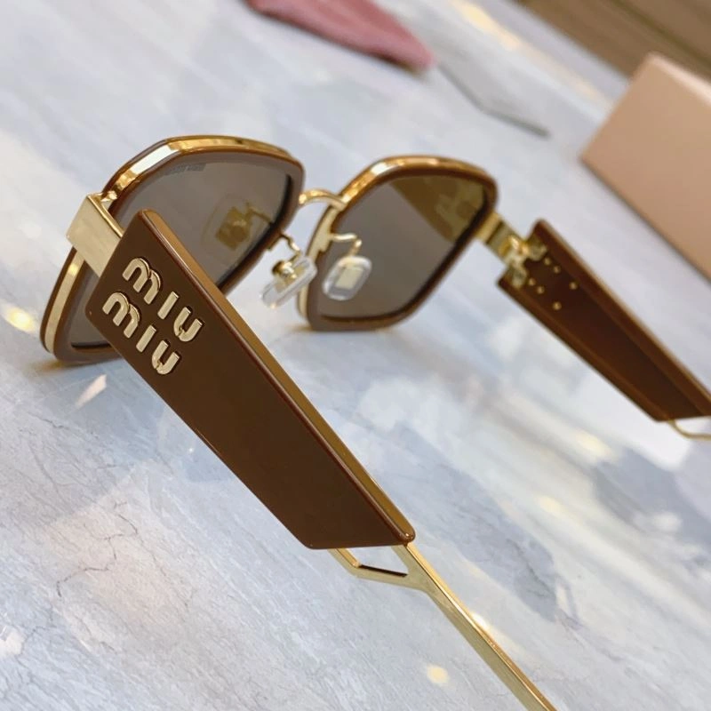 Accurate model Miu Miu Sunglasses