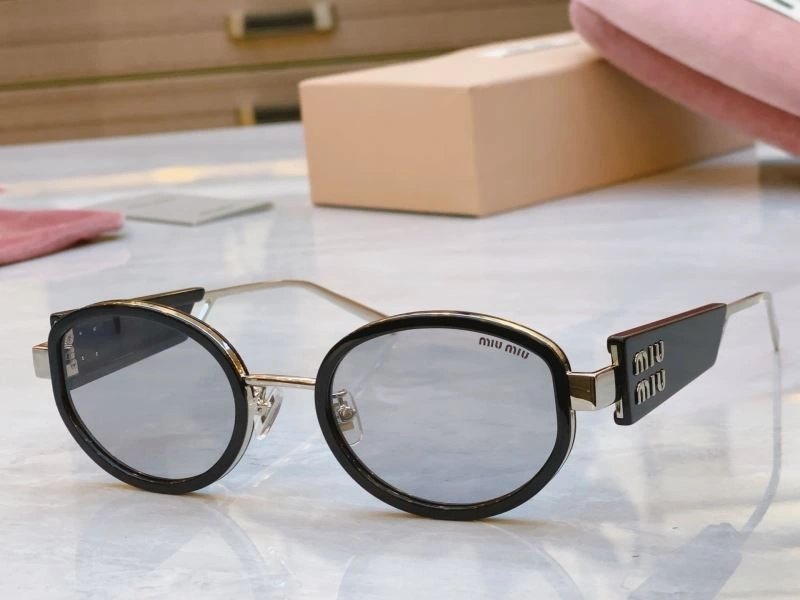 Top mirror Miu Miu Sunglasses