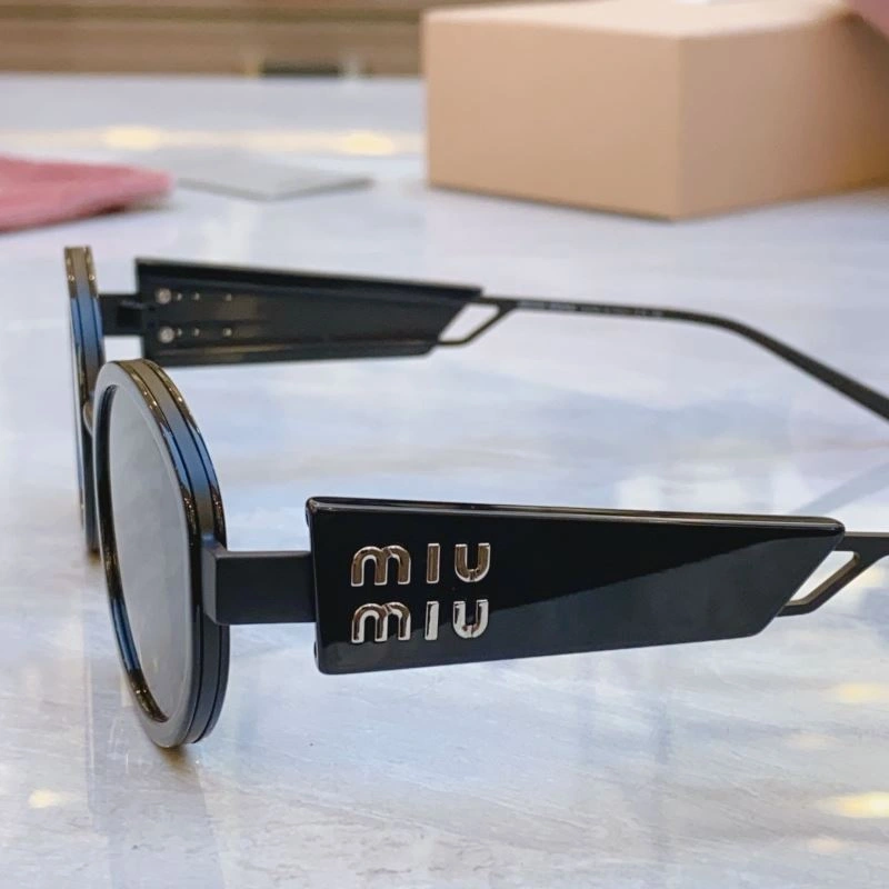 Top mirror Miu Miu Sunglasses