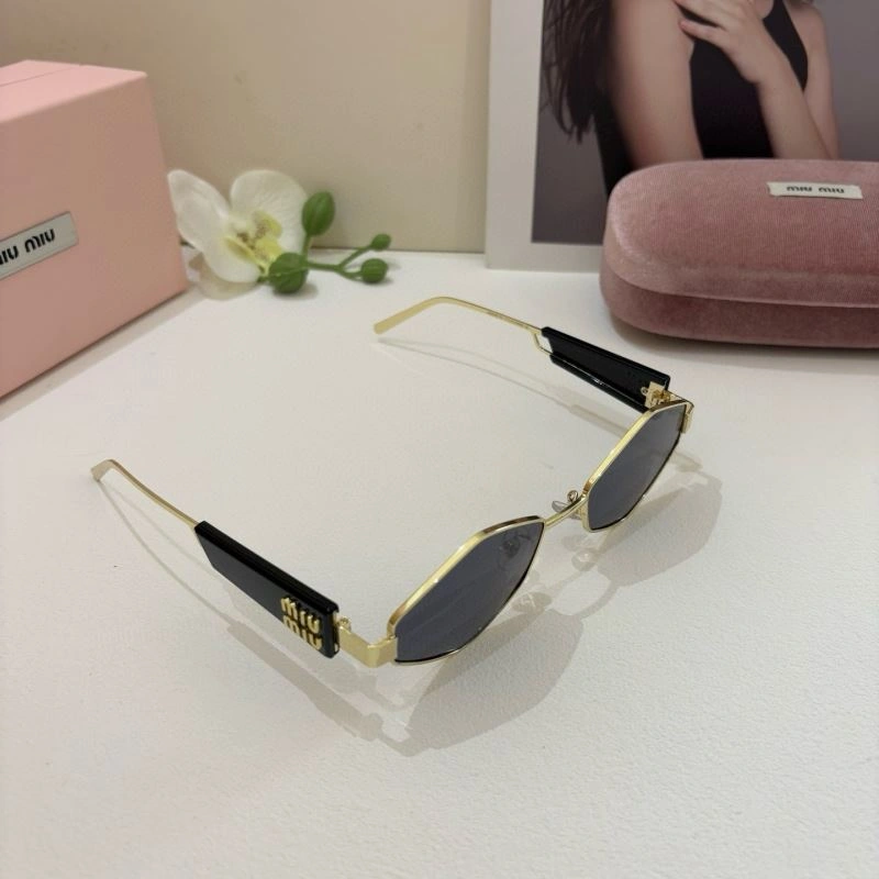 Top match Miu Miu Sunglasses