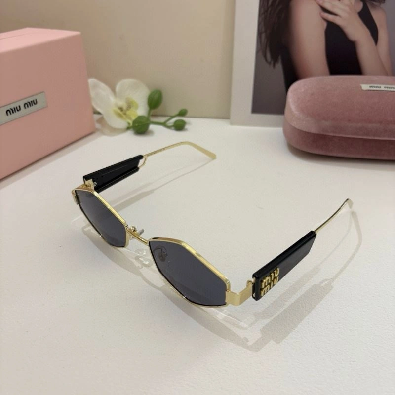 Top match Miu Miu Sunglasses