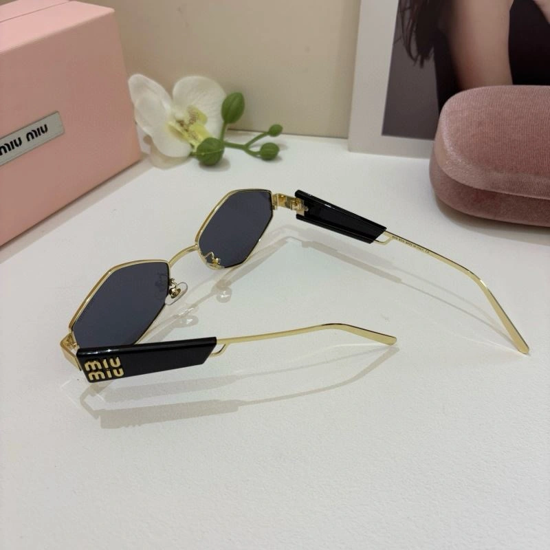 Top match Miu Miu Sunglasses