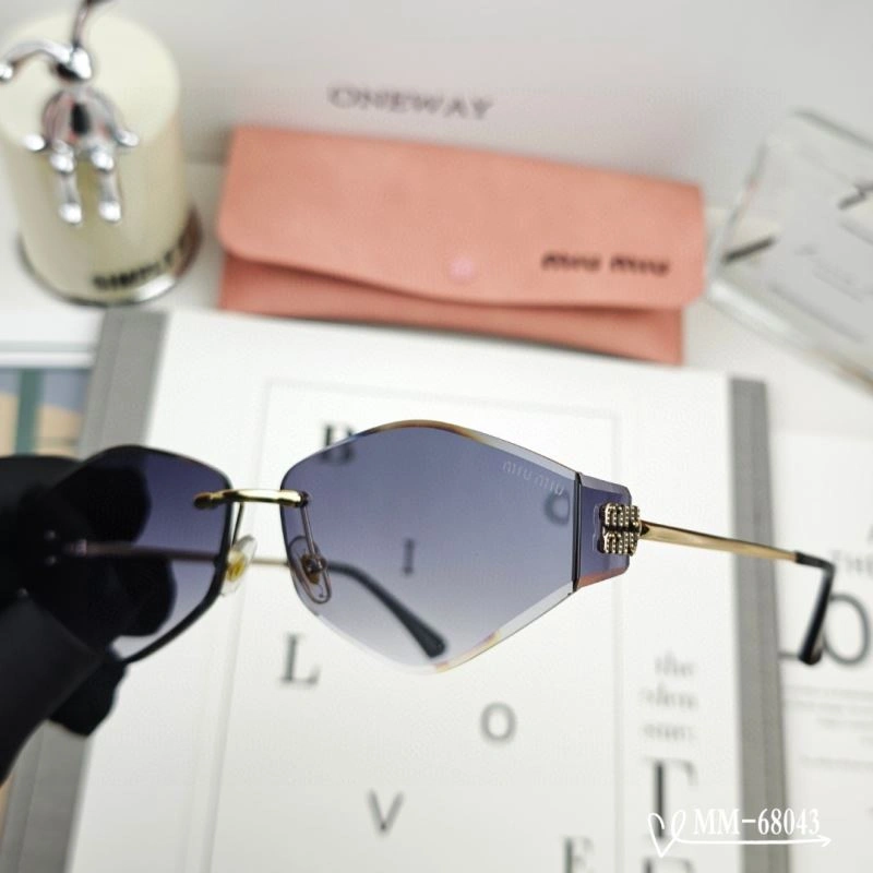 Exact replica Miu Miu Sunglasses