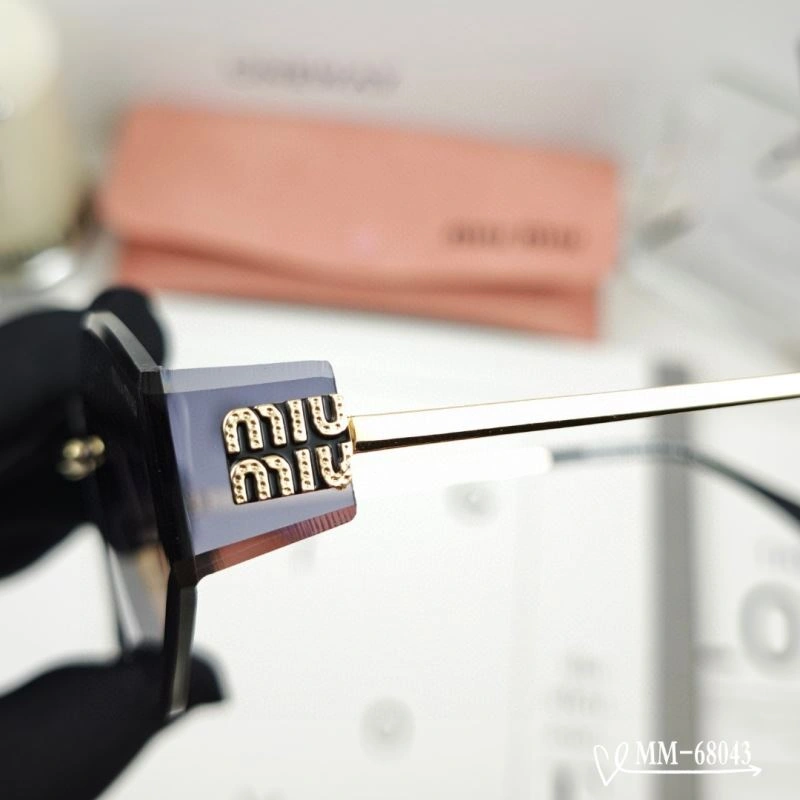 Exact replica Miu Miu Sunglasses